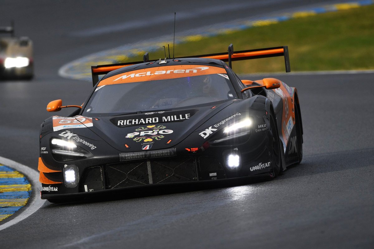 Nicolas Costa lidera na estreia em Le Mans