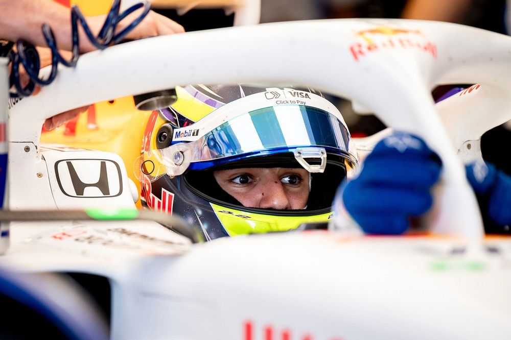 Isack Hadjar handed grid drop for impeding Carlos Sainz in Canadian GP qualifying