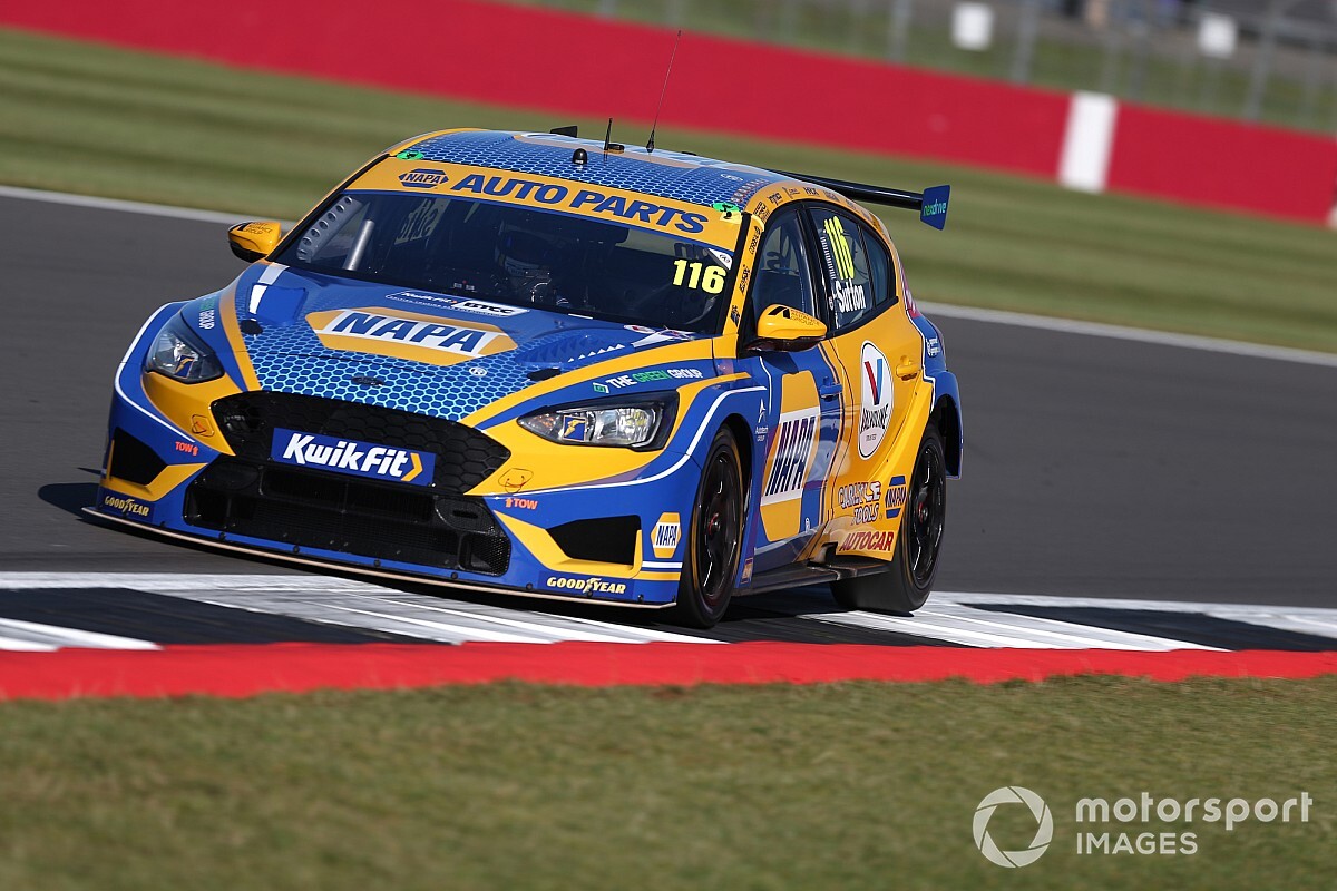 Sutton “owes Rowbottom a beer” for qualifying teamwork