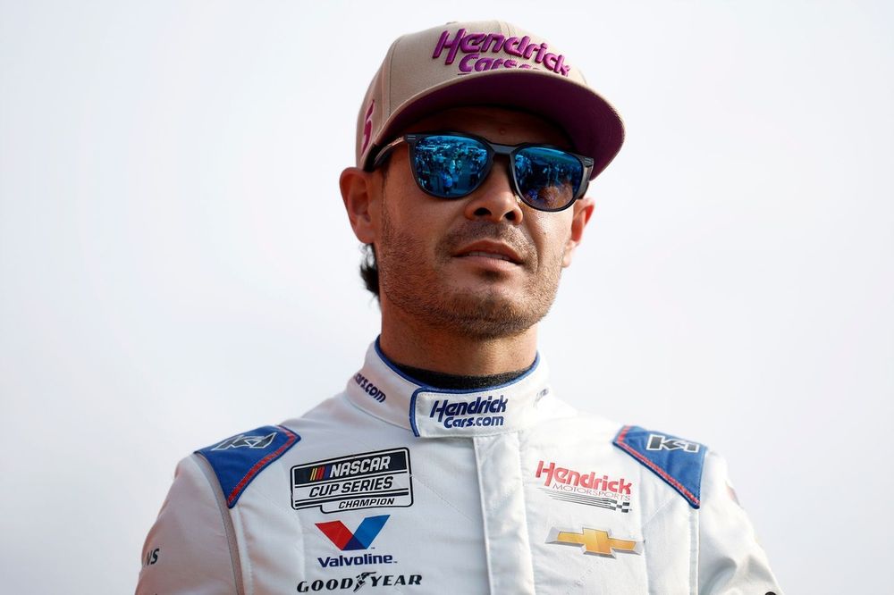 Kyle Larson walks away from violent sprint car crash, striking the fence