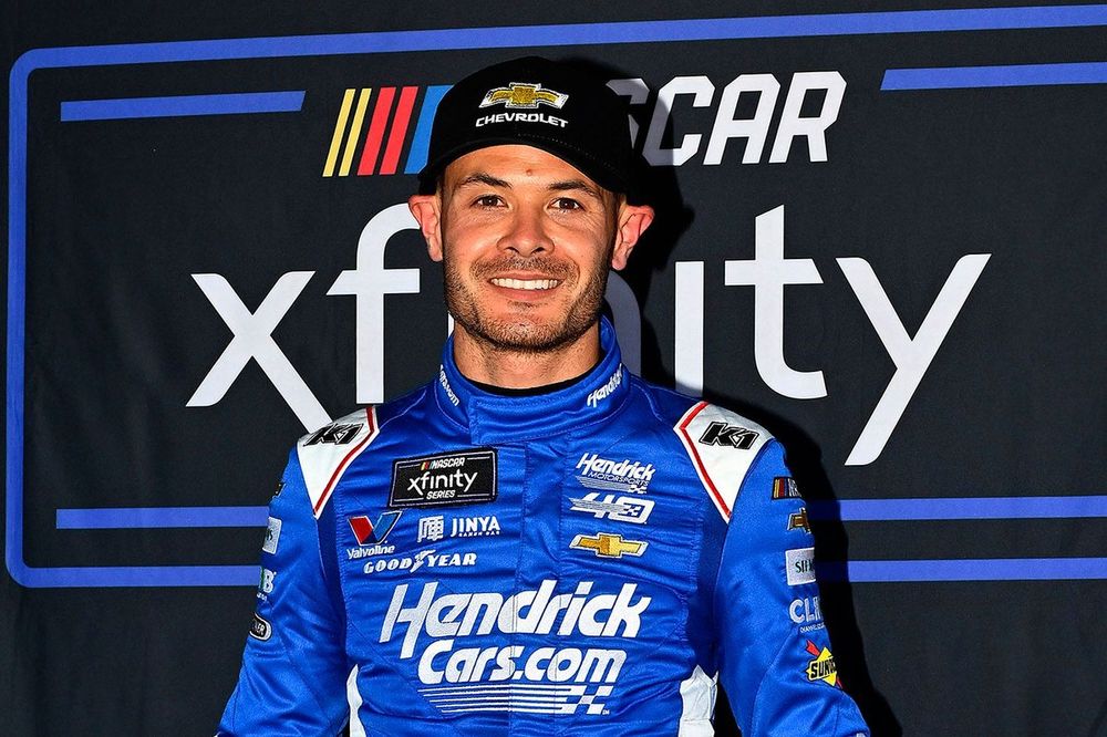 Kyle Larson beats Shane van Gisbergen to COTA Xfinity pole