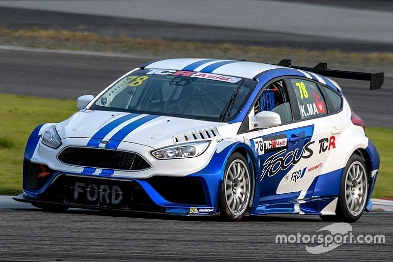 La nuovissima Ford Focus TCR è scesa in pista per la prima volta!
