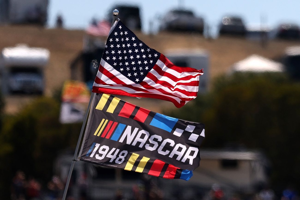 NASCAR hará una carrera en una base naval militar de San Diego en 2026