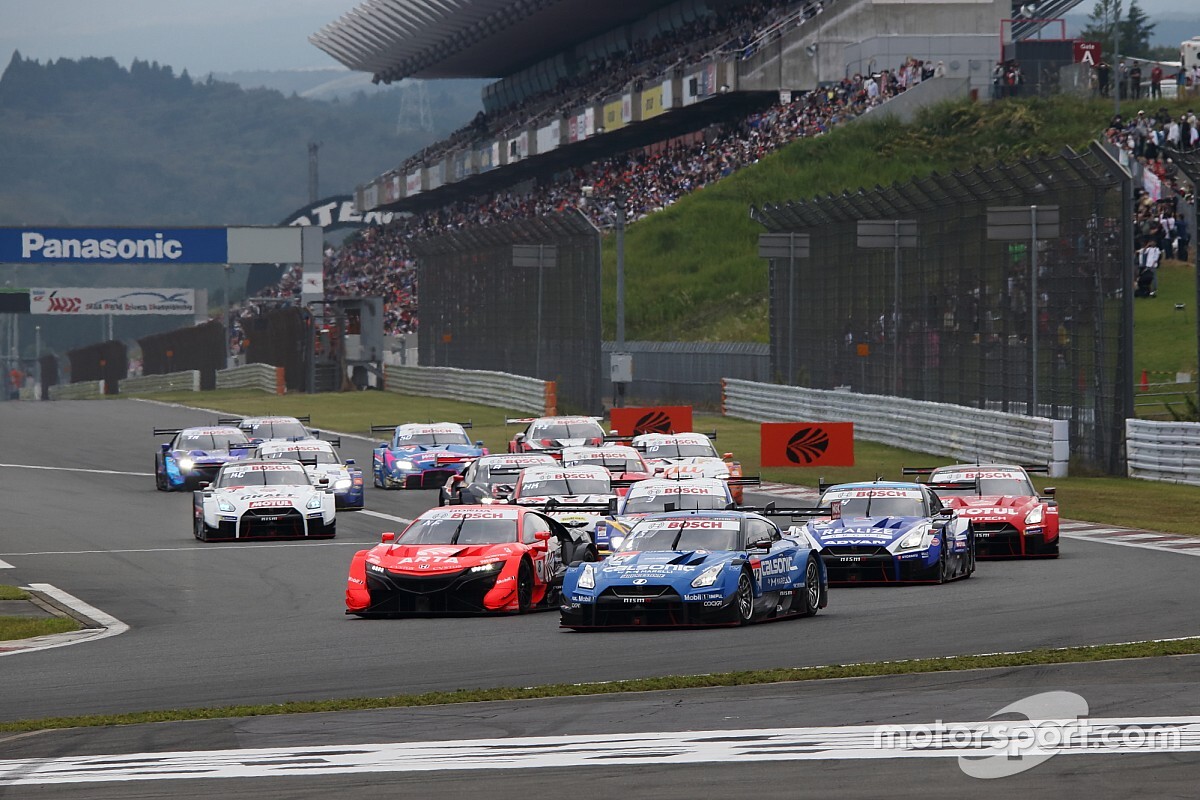 Super GT reveals 44-car entry list for 2021 season