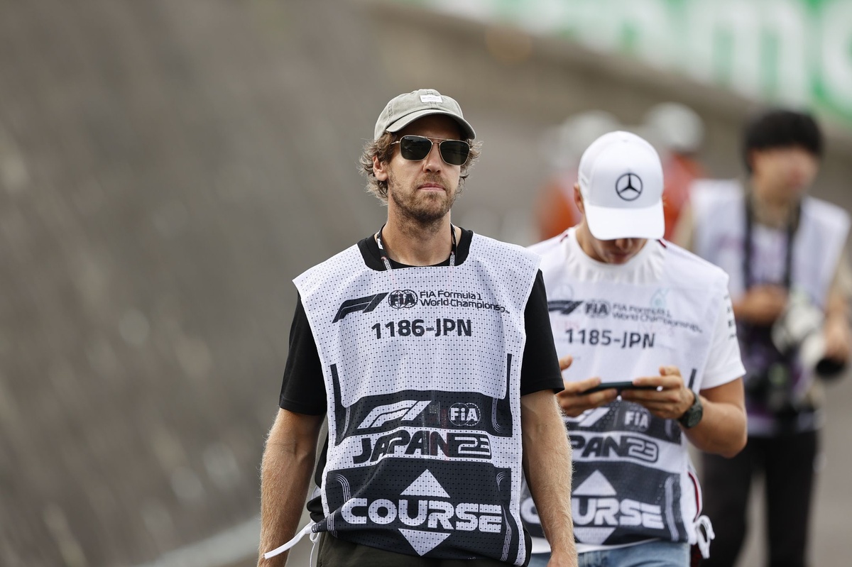 Sebastian Vettel is esélyes lehet a Mercedesnél? Wolff és Vettel is ...