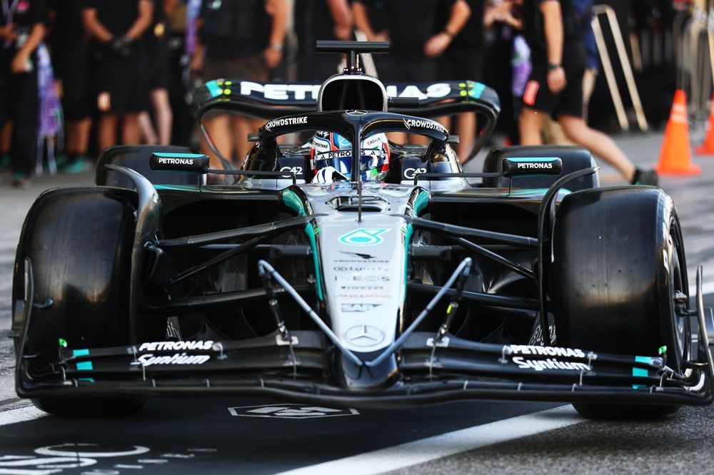Mercedes quickest of mule cars as Crawford tops Abu Dhabi F1 test