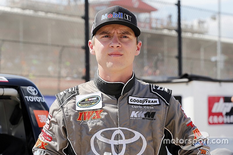 Dirt star Logan Seavey wins inaugural Saturday Night Thunder
