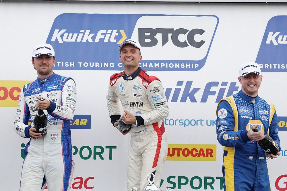 BTCC Silverstone: Turkington wins as title fight goes down to Sutton ...