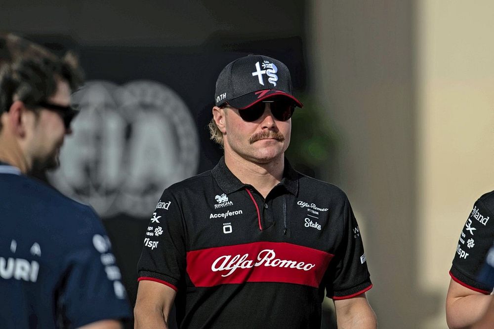 Kalender 'Bottass' levert 150.000 dollar op voor goede doel