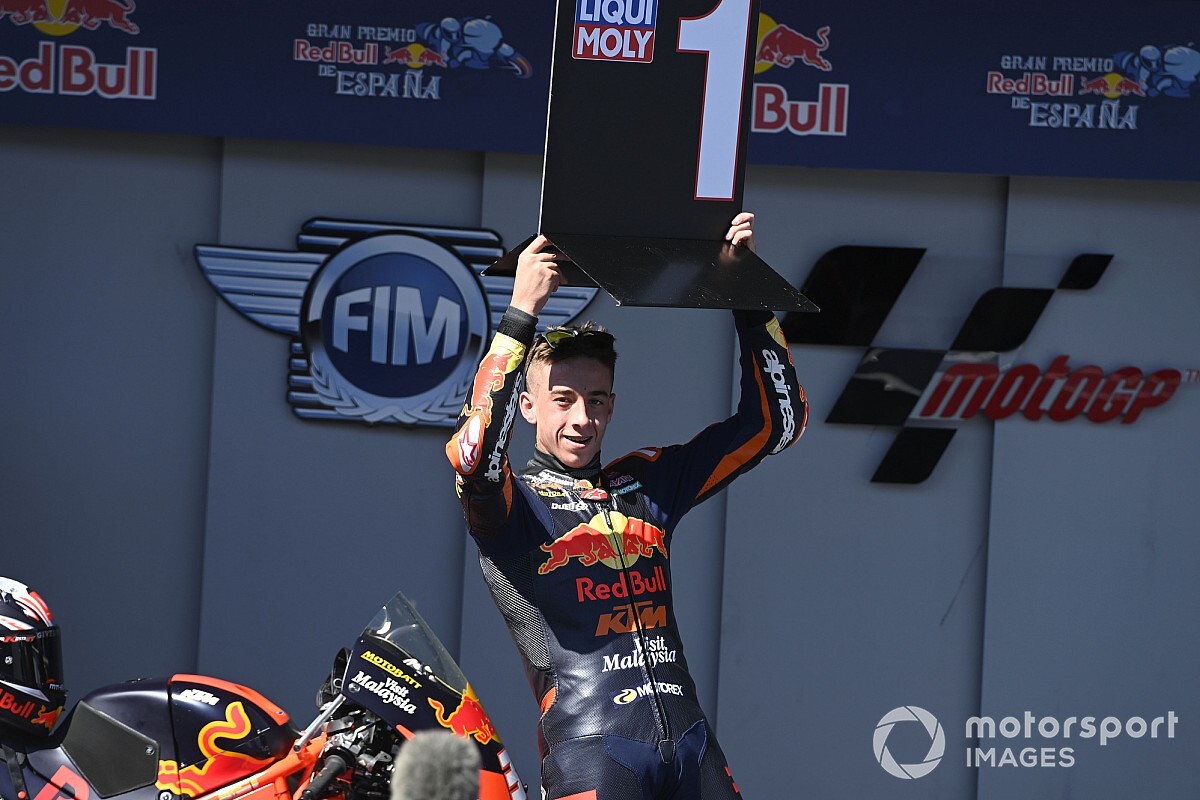Jerez Moto3: Rookie Pedro Acosta scores third win in a row