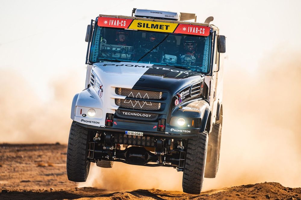Dakar | Camion, Tappa 2A: Macik e Loprais prendono le redini della 48 Ore