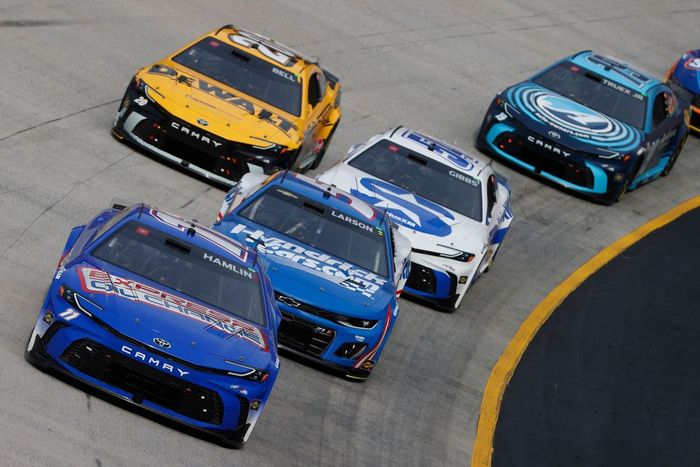 NASCAR Cup Racing - News, Photos, Videos