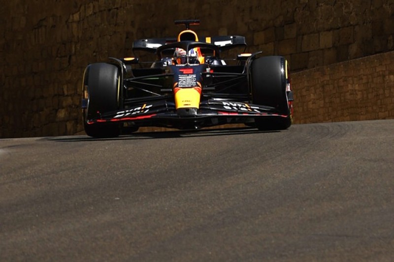 F1-Training Baku: Verstappen fängt Leclerc gerade noch ab!