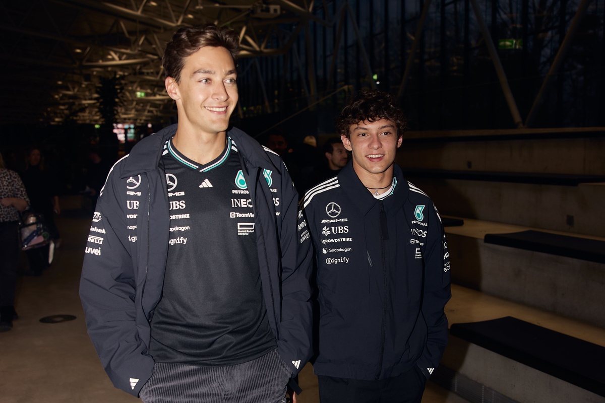 A Mercedes x Adidas új kollekciója túlmutat a tipikus F1-es merchandise ...