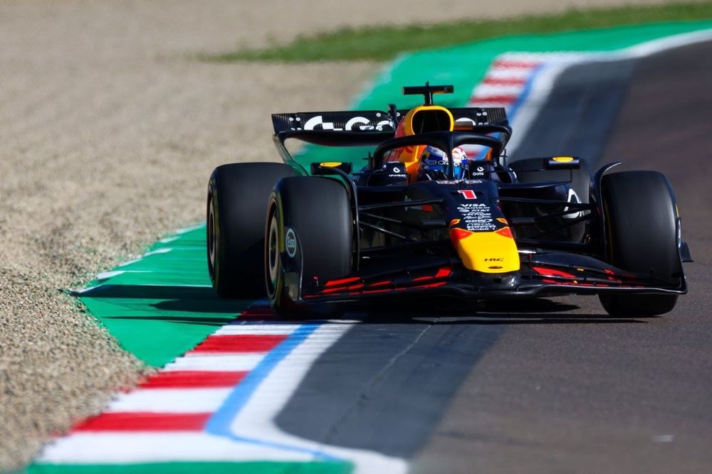 Verstappen "overtaken by McLarens" in F1 Imola GP race runs