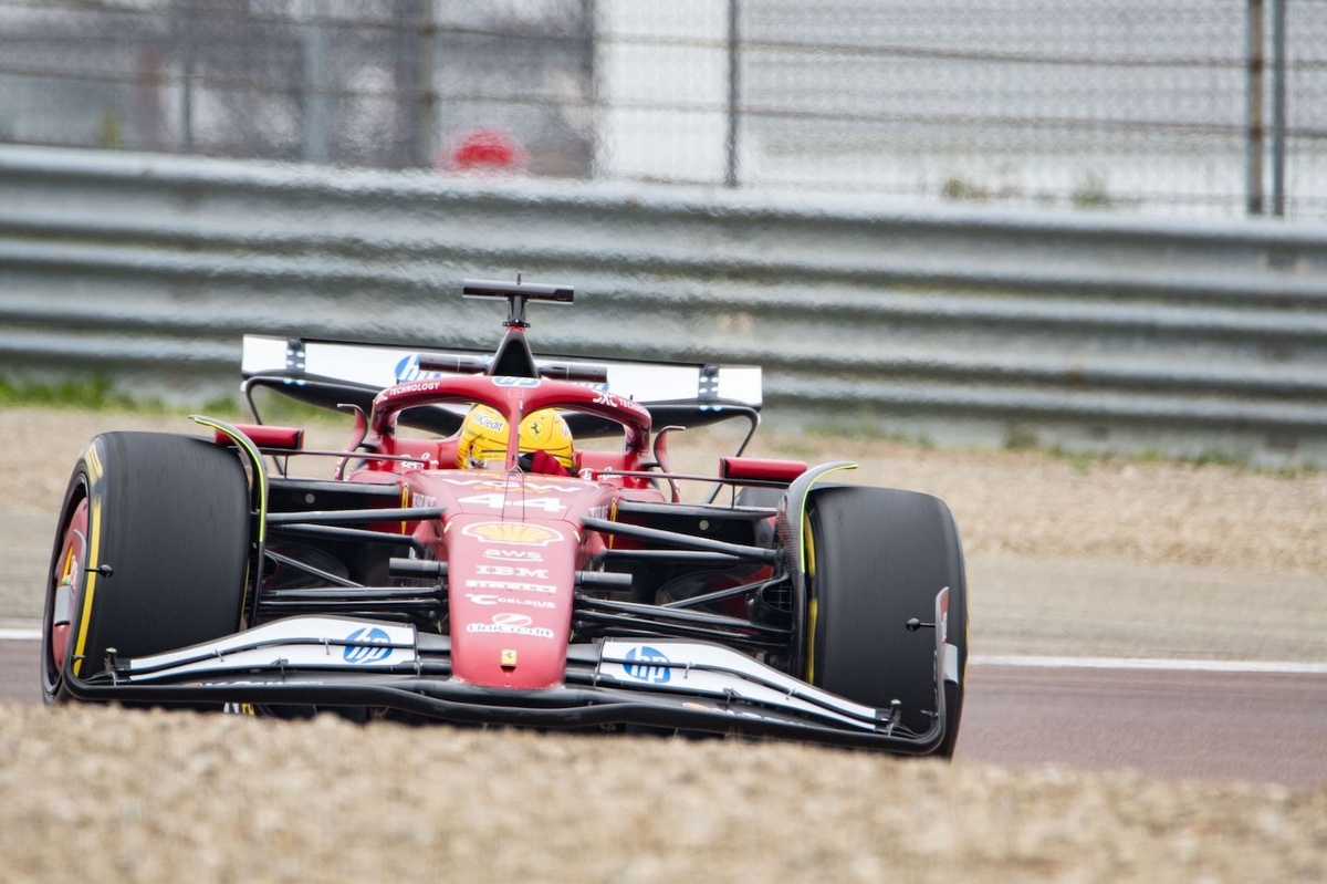 VIDEO: Hamilton debuta en pista con el Ferrari SF-25 en Fiorano