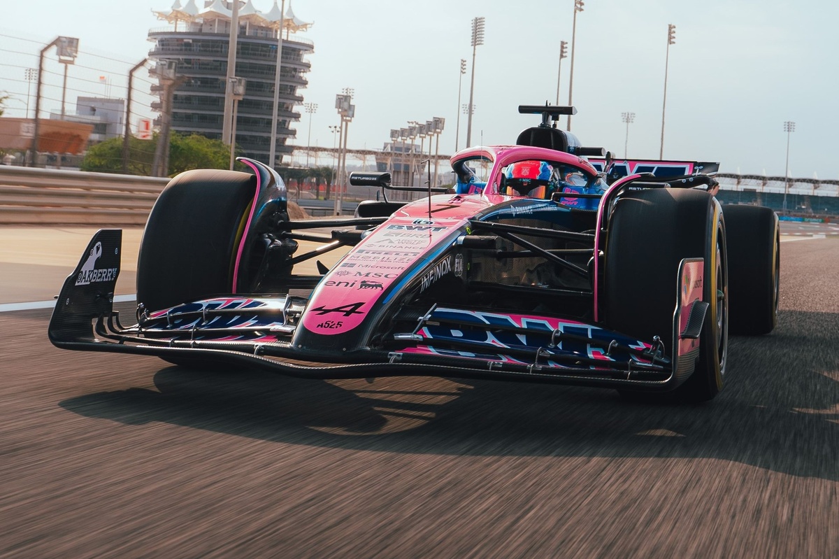 Pourquoi l'Alpine A525 semble si familière