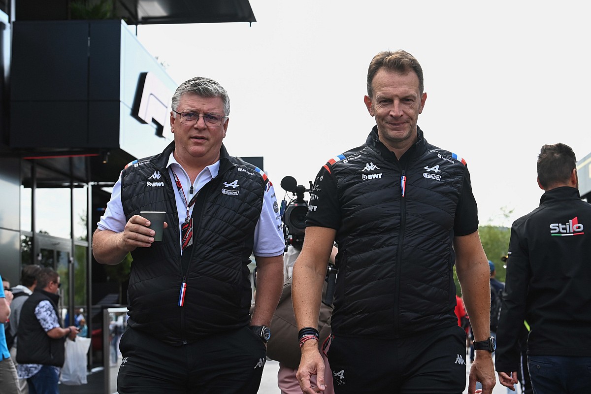 El CEO de Alpine siente "orgullo" de tener a Szafnauer