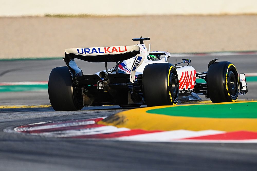 Haas to drop Uralkali Russian branding for final day of F1 testing