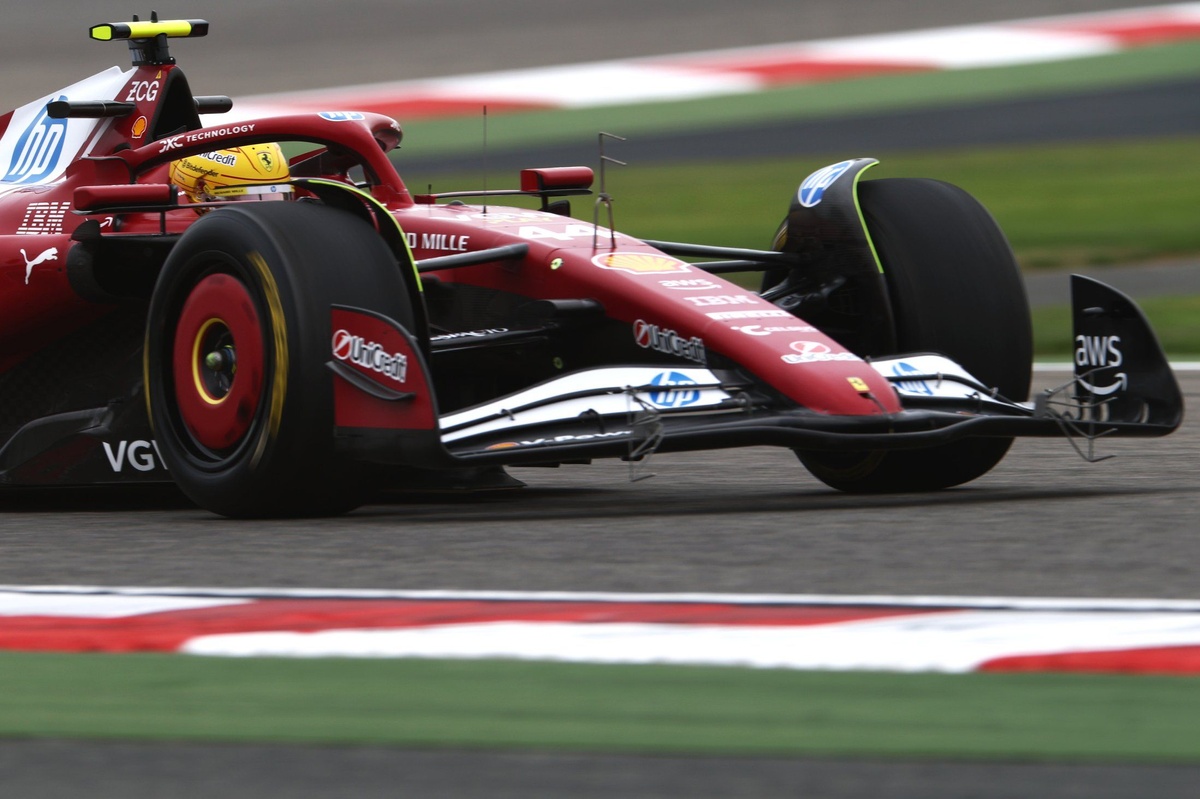 F1 Bahrain Test, Day 2: Hamilton fastest in morning, rain enforces pause