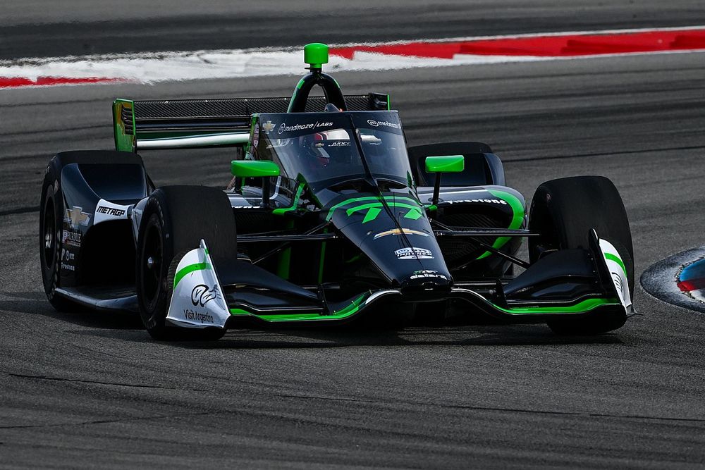 Juncos debería "lograr un podio" en la IndyCar 2023, dice Ilott