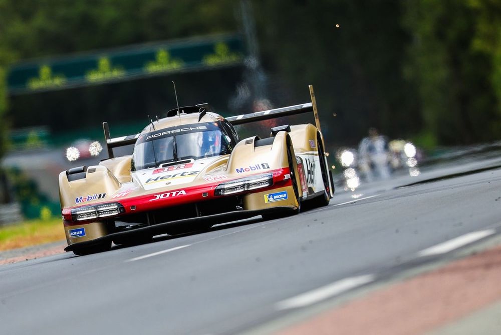 Race tegen de klok: Nieuw chassis na crash Ilott in VT2 Le Mans