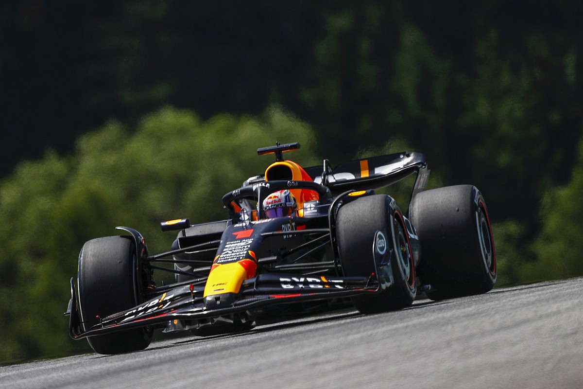 FP F1 GP Austria: Verstappen Unggul atas Duo Ferrari