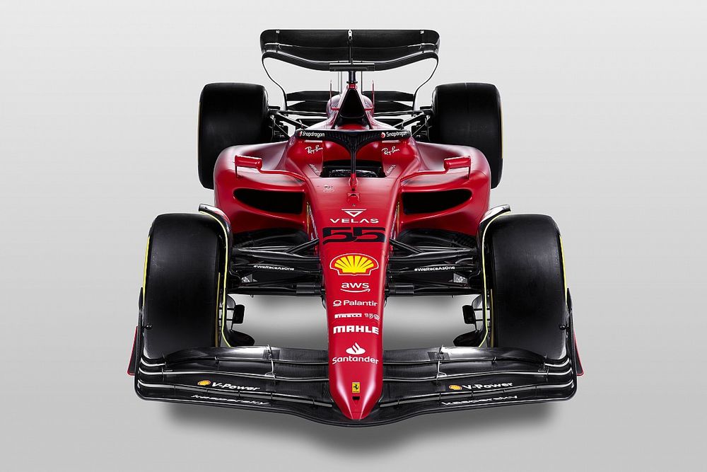 Ferrari toont nieuwe F1-auto van Charles Leclerc en Carlos Sainz