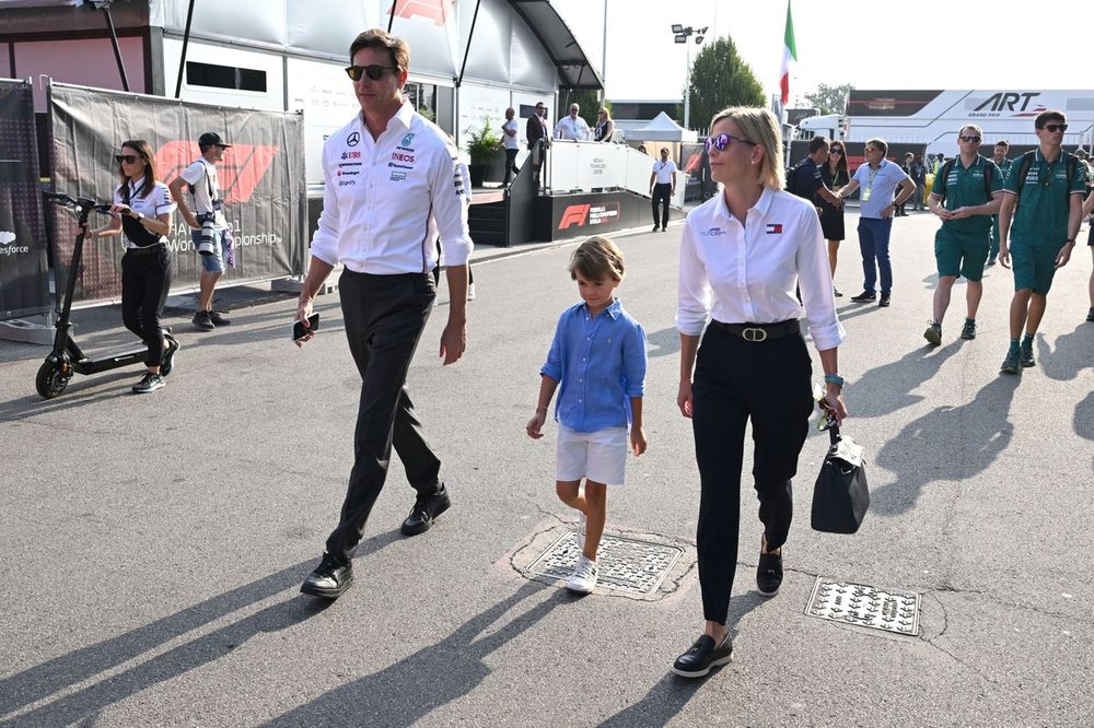 Így vezetett egy életveszélyes baleset Toto Wolff házasságához