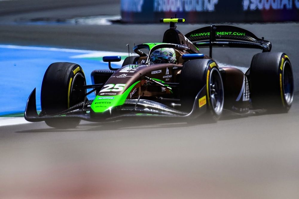 F2 Monaco: Maiden win for Barnard in chaotic sprint race