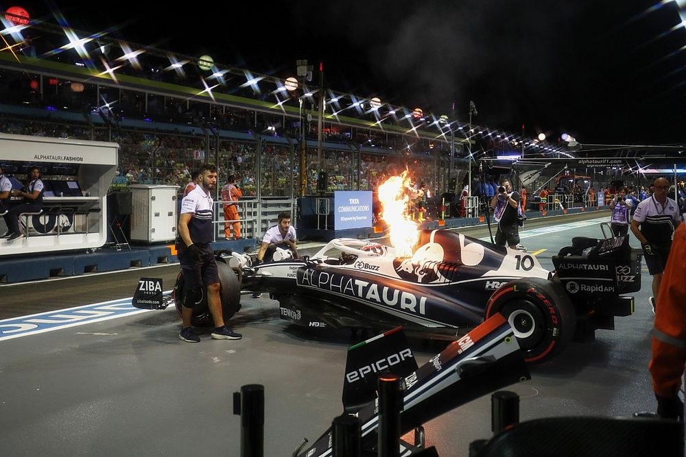 Ritkán látott jelenet a szingapúri bokszban: így kapott lángra Pierre ...