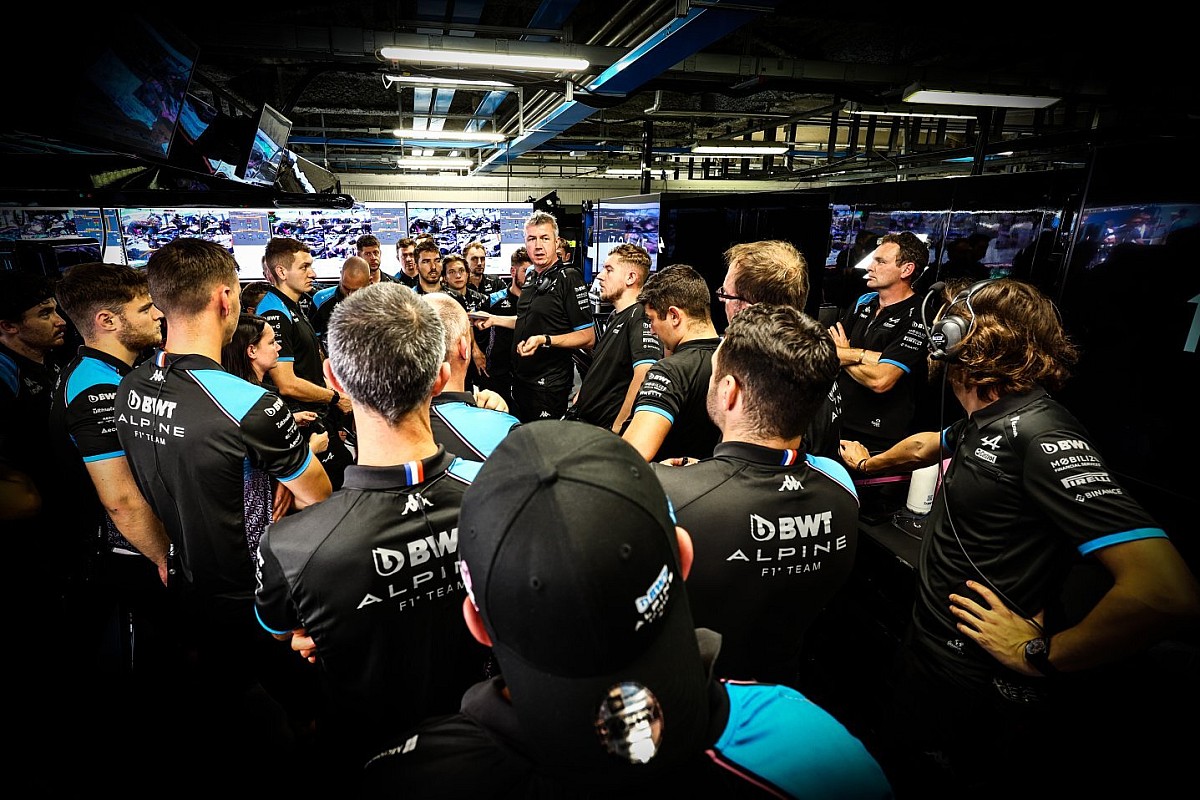 "Rester positifs et soudés" : le mot d'ordre chez Alpine après Monza