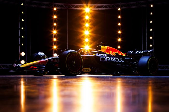 Red Bull onthult RB21 van Max Verstappen en Liam Lawson