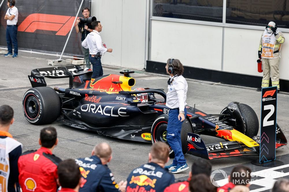 Verstappen: "Pit stop kararını gözden geçirmeliyiz"