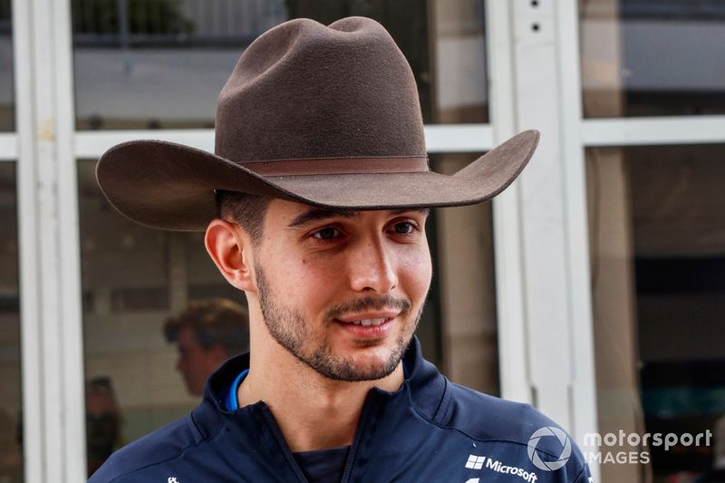 Red Bull drivers deny front bib device boosted car performance