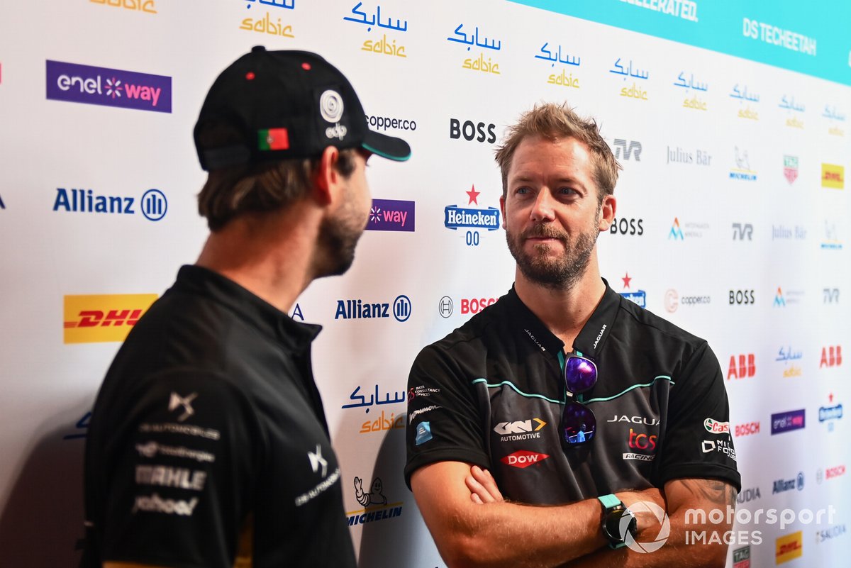 F1: Pembalap Formula E Prihatin dengan Lewis Hamilton