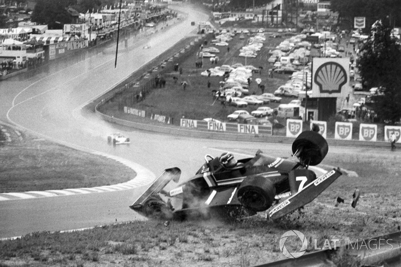 Crash, Stefan Bellof, Maurer MM82-BMW at European Formula 2 ...