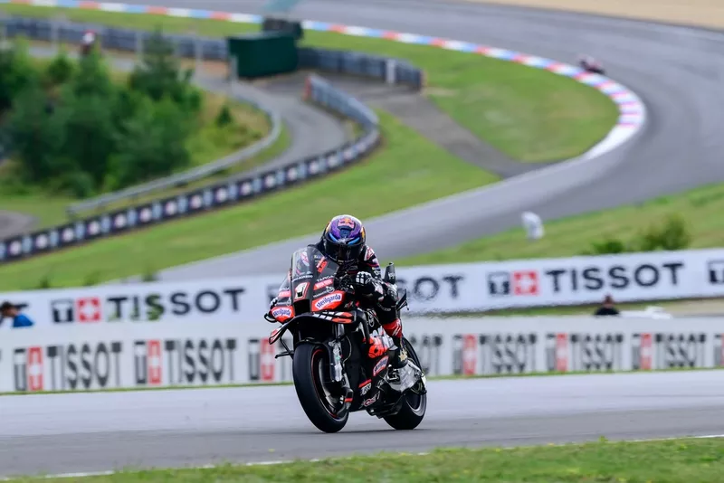Jorge Martín brilla en su reaparición con Aprilia en MotoGP
