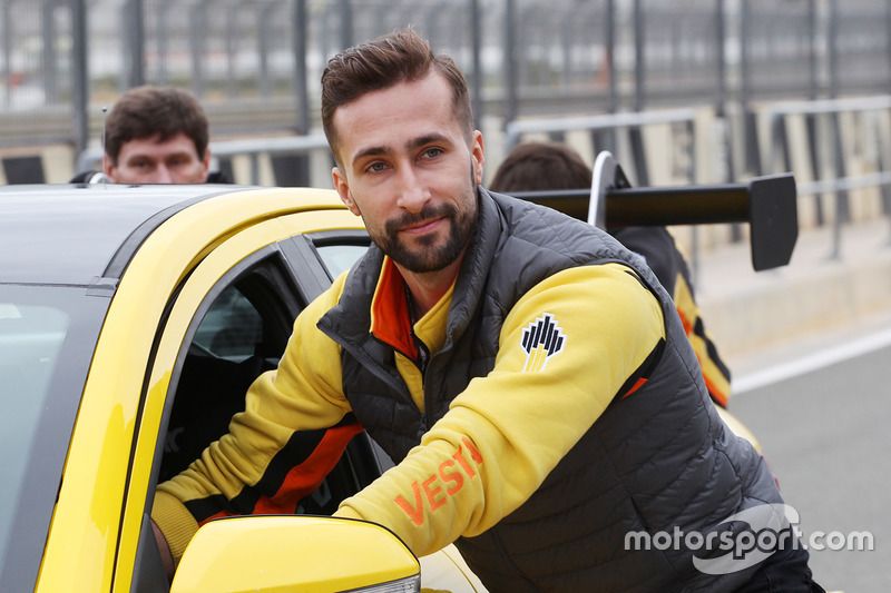 Mikhail Grachev Perfil - Biografías, Noticias Fotos y Videos