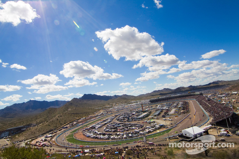 Series Phoenix test, day 2