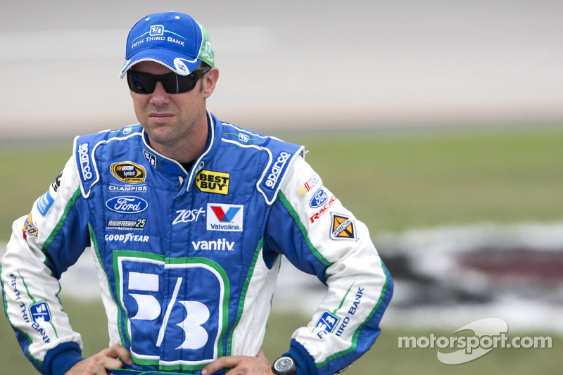 Matt Kenseth scores record sixth Slinger Nationals crown