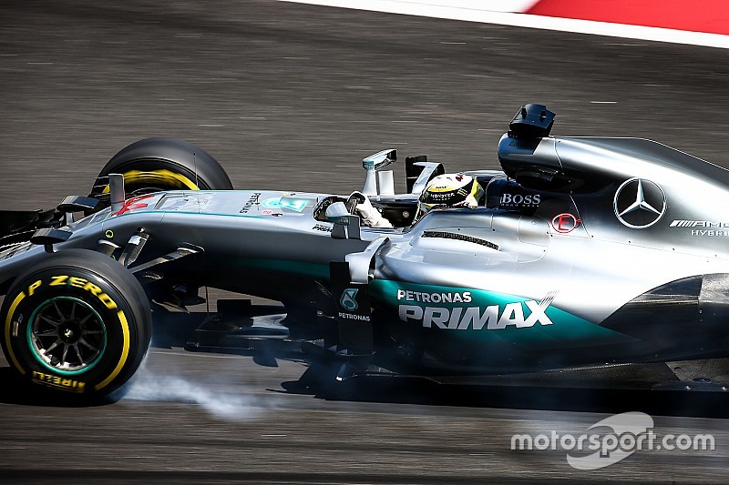 Lewis Hamilton snelste in VT2, sterke racepace Max Verstappen