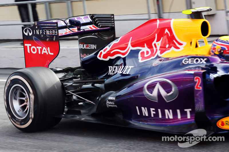 Mark Webber, Red Bull Racing RB9 rear suspension and rear wing at March ...