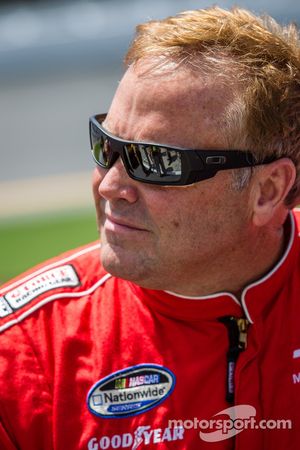 Brotherly love ... Kenny Wallace to fill in for recovering brother Mike