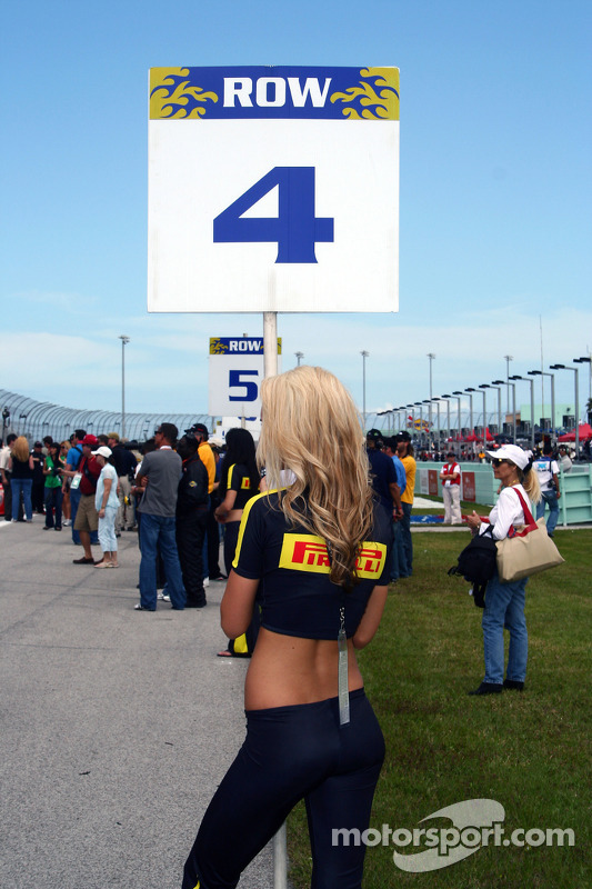 Beautiful Pirelli grid girl at Homestead